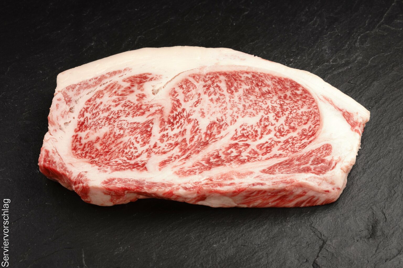Japan Wagyu A5+ online kaufen – Premium Wagyu aus Japan - Tellermitte